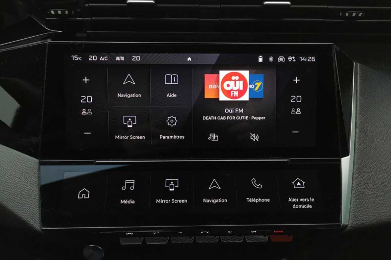 Peugeot i-Cockpit : le tableau de bord numérique personnalisable